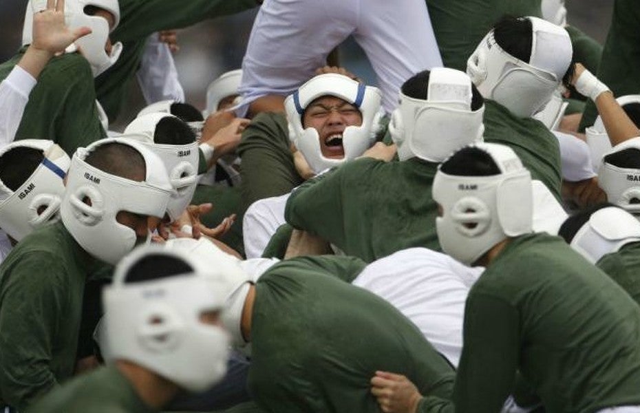 Bo-Taoshi - A Japanese Team Sport That Breaks Safety Rules and Bones